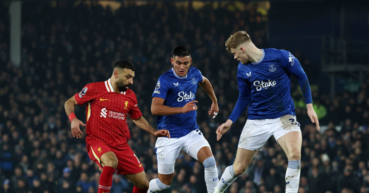 ‘245번째 머지사이드 더비’ 98분 극장골 실점.. ‘살라 1골 1도움’ 리버풀, 에버턴과 2-2무···2위 아스널과 7점 차[EPL 리뷰]