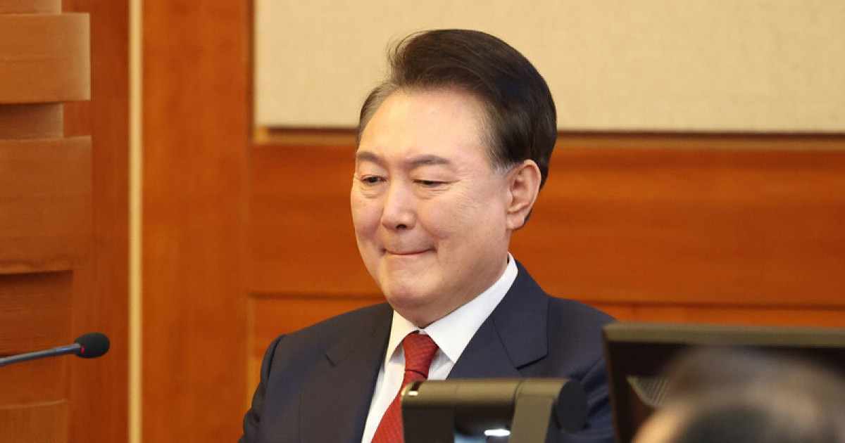‘윤석열 탄핵 찬성 57 반대 38 …“인용될 것” 59 [갤럽]