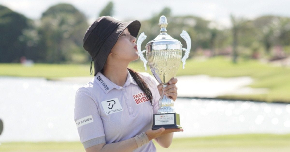 버디 4개 싹쓸이…김가영, 7언더파로 필리핀 투어 정상 [KLPGA]