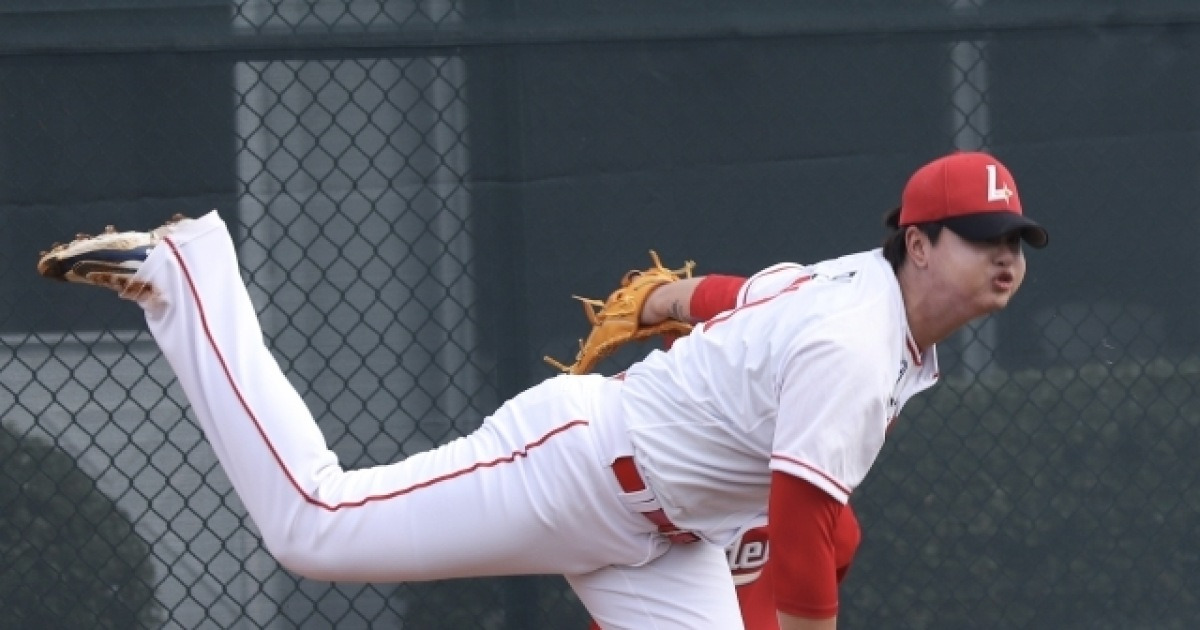 데뷔 첫 20홀드 찍었는데…제2의 김광현과 트레이드, 'KT→SSG' 155km 1차지명 이적생 "승홀세 30개 이상"