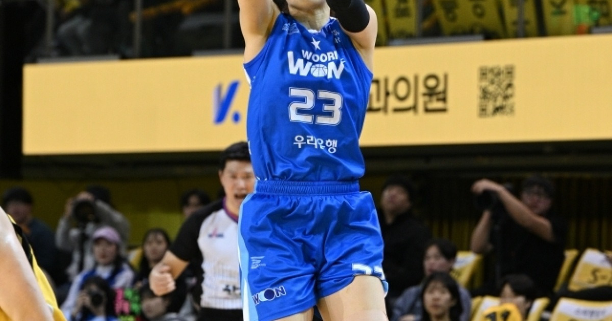 ‘위대인’은 대단하다! 우리은행, KB스타즈 꺾고 정규리그 통산 15번째 1위 확정…김단비 MVP 예약 [WKBL]