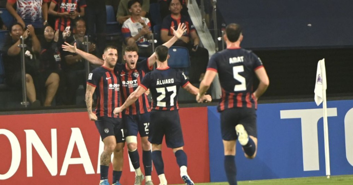 조호르에 2-5 대패, 결국 ACLE 16강 실패한 포항···‘공식전 3연패’ 2025시즌 ‘최악의 출발’