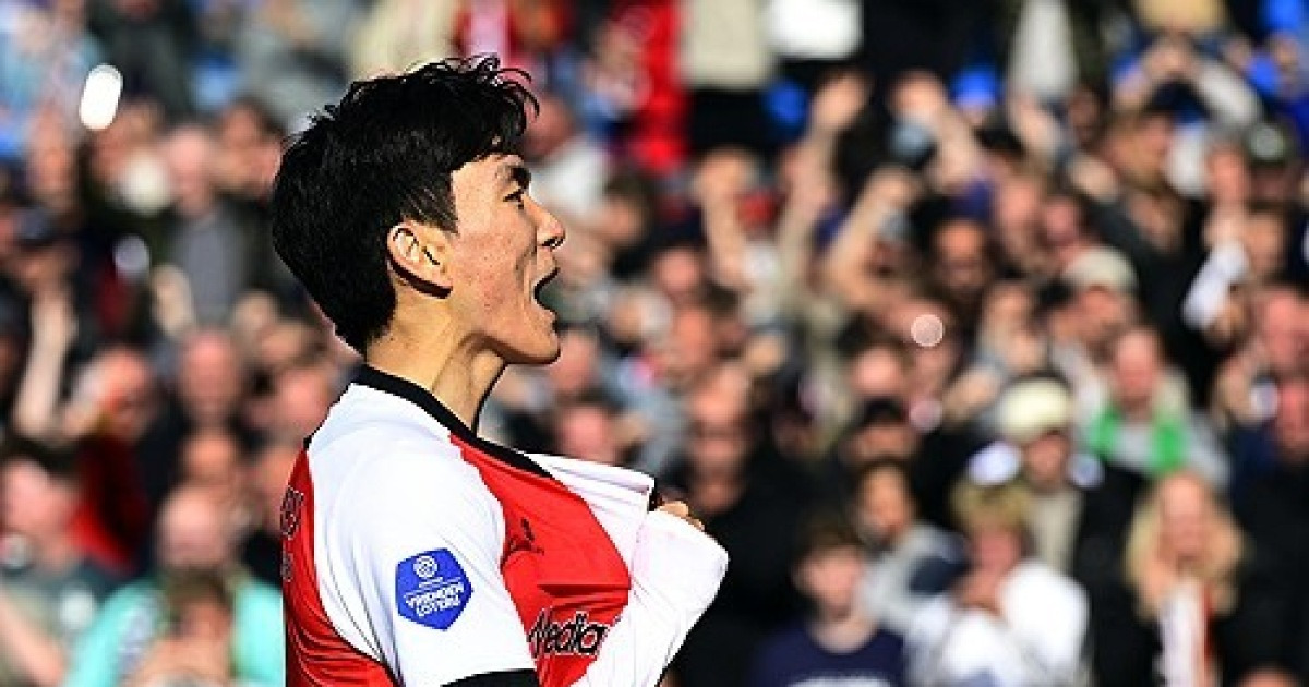 '국대 MF' 황인범, '50년 만의 기적' 일원 됐다…페예노르트, AC밀란 꺾고 UCL 16강행