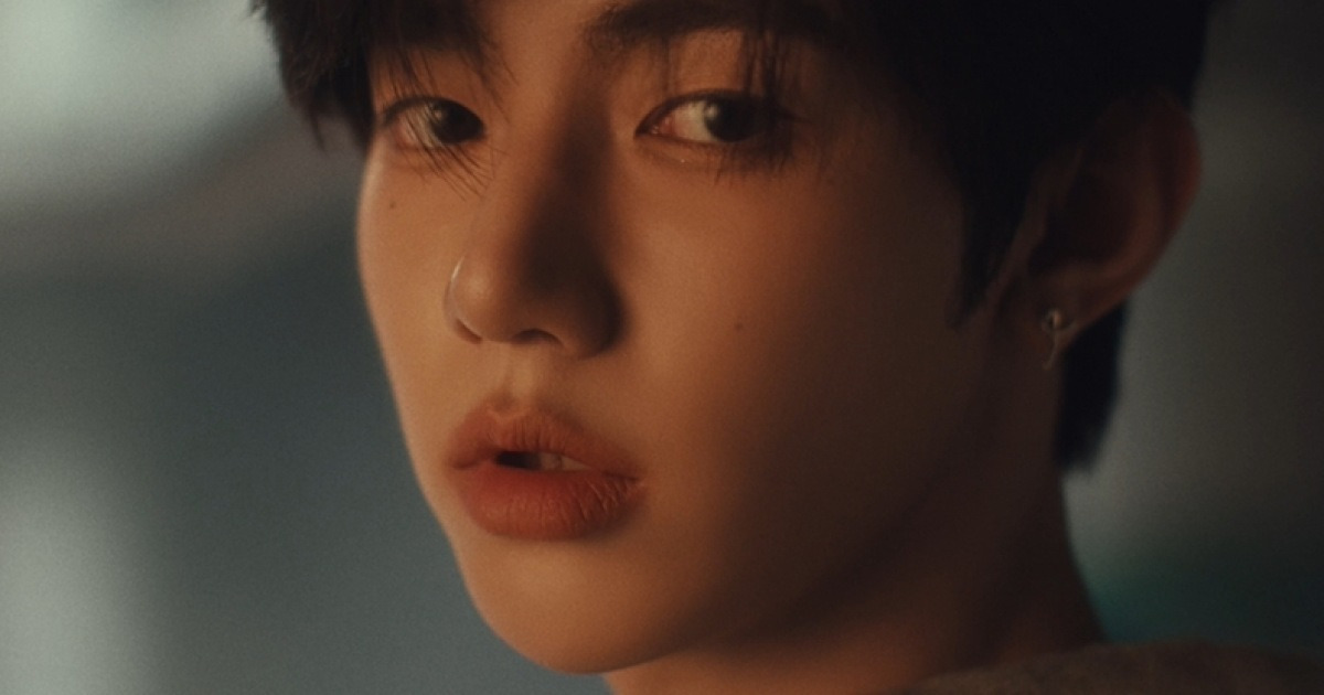 'In blue, I finally bloom'..제로베이스원, 신곡 '블루' MV 티저 공개