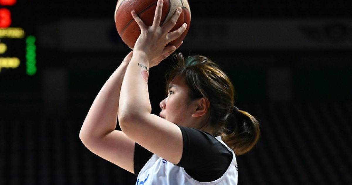 여자농구 신한은행, 최종전서 BNK 30점 차로 대파하고 유종의 미