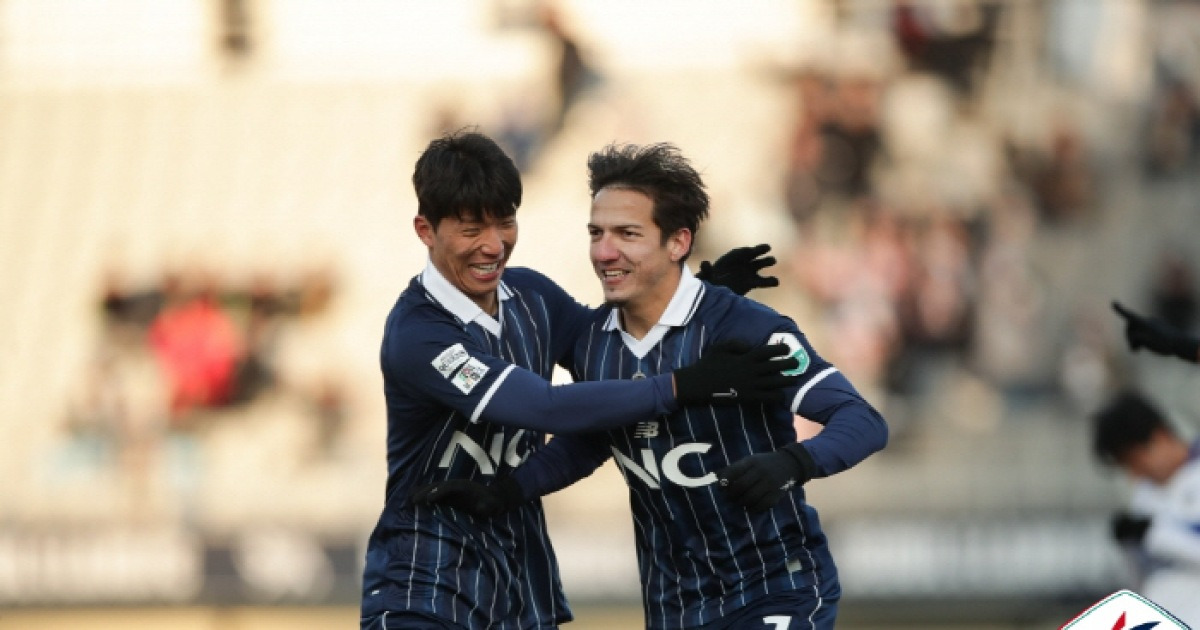 [현장리뷰]'우승 후보' 에울레르 1G-1AS 서울 이랜드, '손준호 복귀 AS' 충남아산 2-1 제압