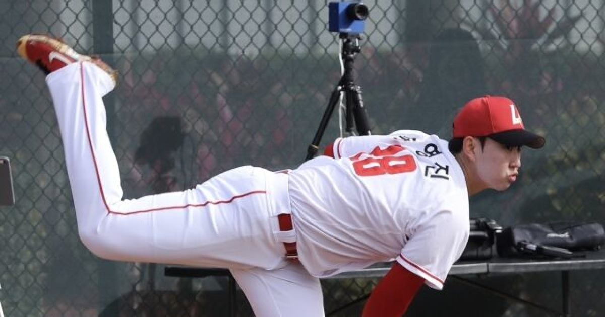 '선발 송영진+DH 이율예' SSG, 삼성과 연습경기 라인업 공개…삼성, 선발 후라도로 맞불 [MD오키나와]