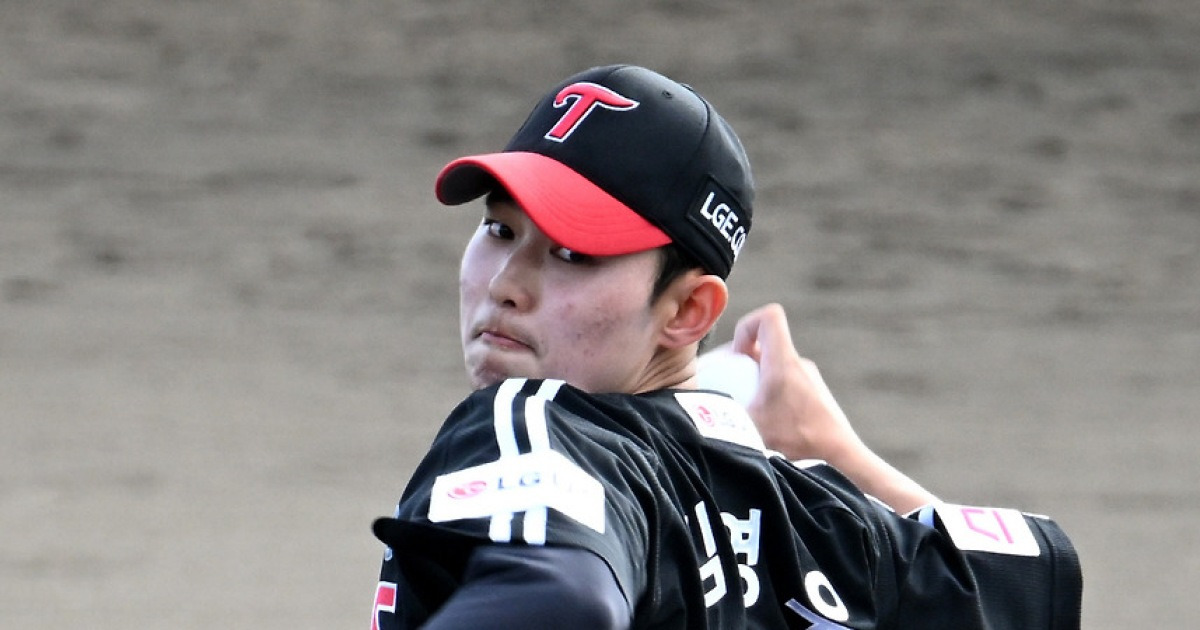 154Km 직구 쾅! LG 루키 김영우, 공 9개로 깔끔 마무리, 클로저 자질이 보인다[SC 오키나와 스캠]