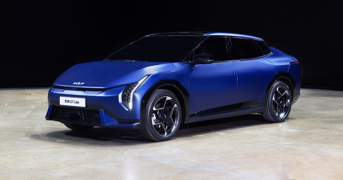 기아, 첫 전기차 세단 ‘EV4′… 완충 시 533km 주행