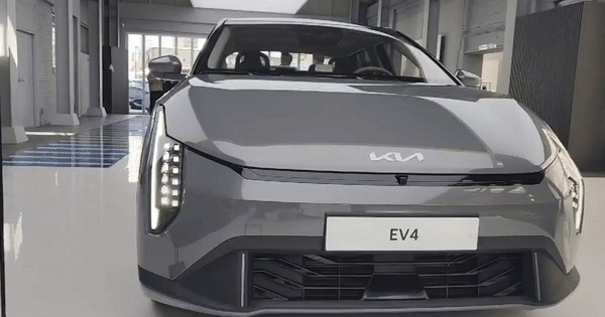 "SUV 같은 세단"…기아 전기세단 EV4, 세계시장 품는다