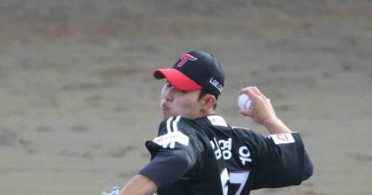 '첫 실전등판서 154km!' LG, 고졸 신인 마무리 탄생하나