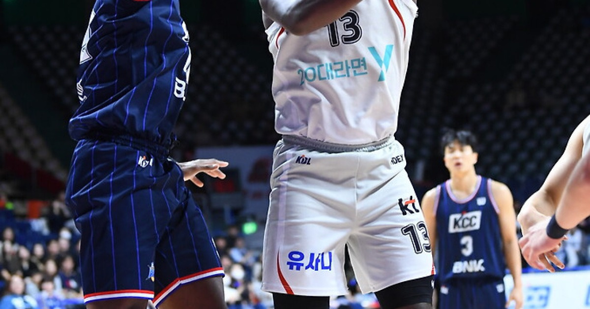[BK 리뷰] ‘공격 리바운드 23개’ KT, KCC 상대 승리...맞대결 4연승 질주