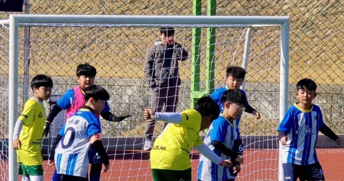 [b11 현장] 영덕 풋볼 페스타 스프링리그 1일차… 다득점 2연승한 4학년부 대구FC캐논과 경주화랑FC, 내일 A그룹 선두 다툼