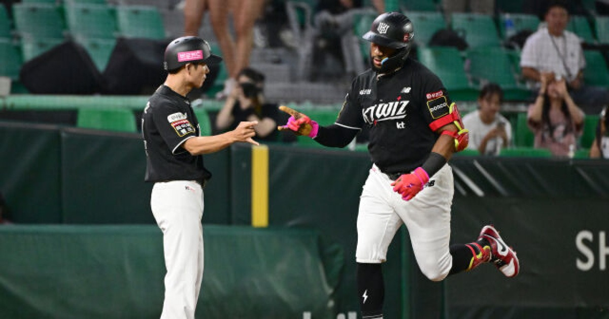 '최고 156km' 앤더슨 2이닝 2실점→로하스 솔로포→유준규 동점타…5:0→5:5, SSG-KT 혈투 끝 무승부 [MD오키나와]