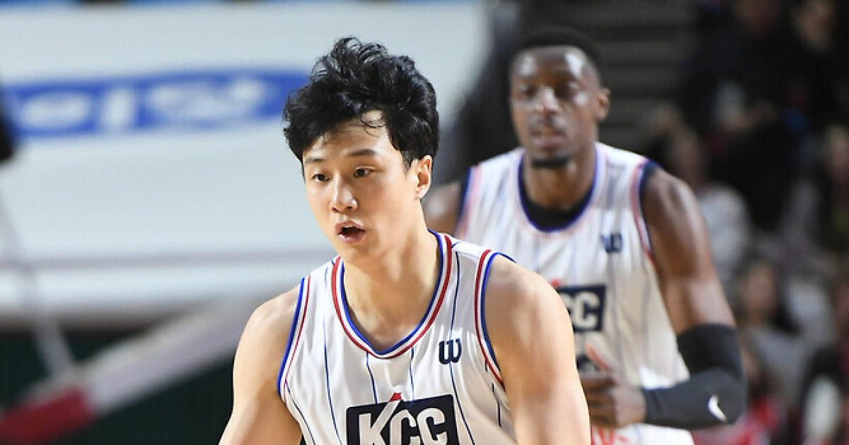 [기록] KCC, 디펜딩 챔피언의 다섯 번째 10연패 수렁…PO 확률은 0%? 4.3%?