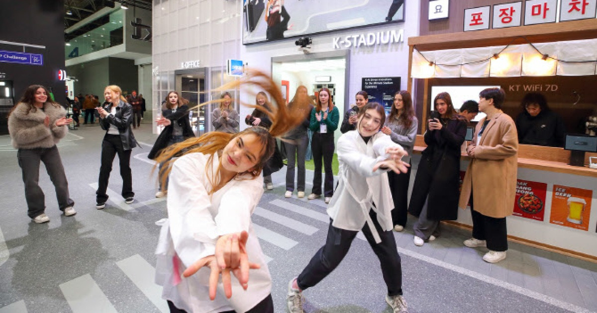 AI 날개 단 'K컬처' MWC25서 빛났다
