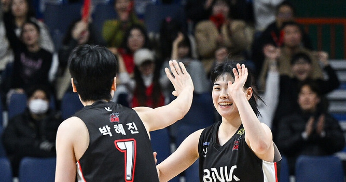 [WKBL PO 리포트] ‘3점슛 성공률 46%’ BNK, 1차전 승리의 원동력