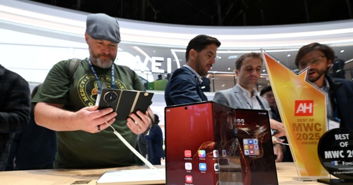 [MWC25] 韓·中 스마트폰 대전…AI는 기본, 폼팩터 혁신 경쟁