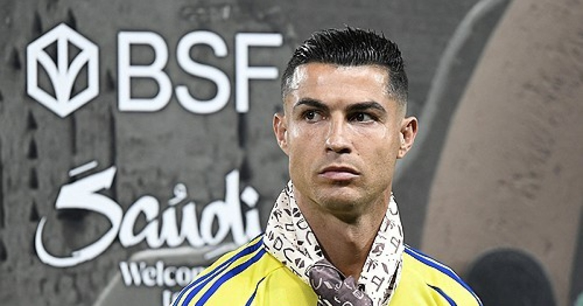 '간음한' 호날두 엉덩이를 채찍으로 99대 찰싹?…CR7 중동 노쇼' 황당 사유 "ACLE 이란 원정, 간통죄 처벌 당할까 포기"