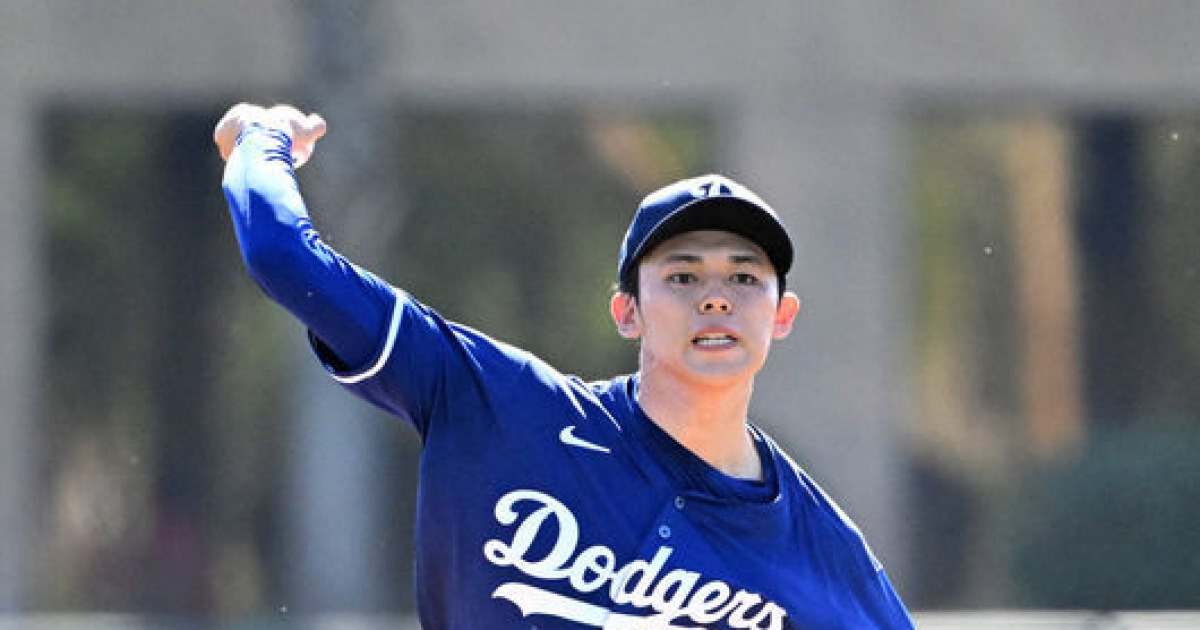 괜히 괴물이 아니다! ML 데뷔전 160km 슝!...사사키, 3이닝 KKKKK 무실점 호투