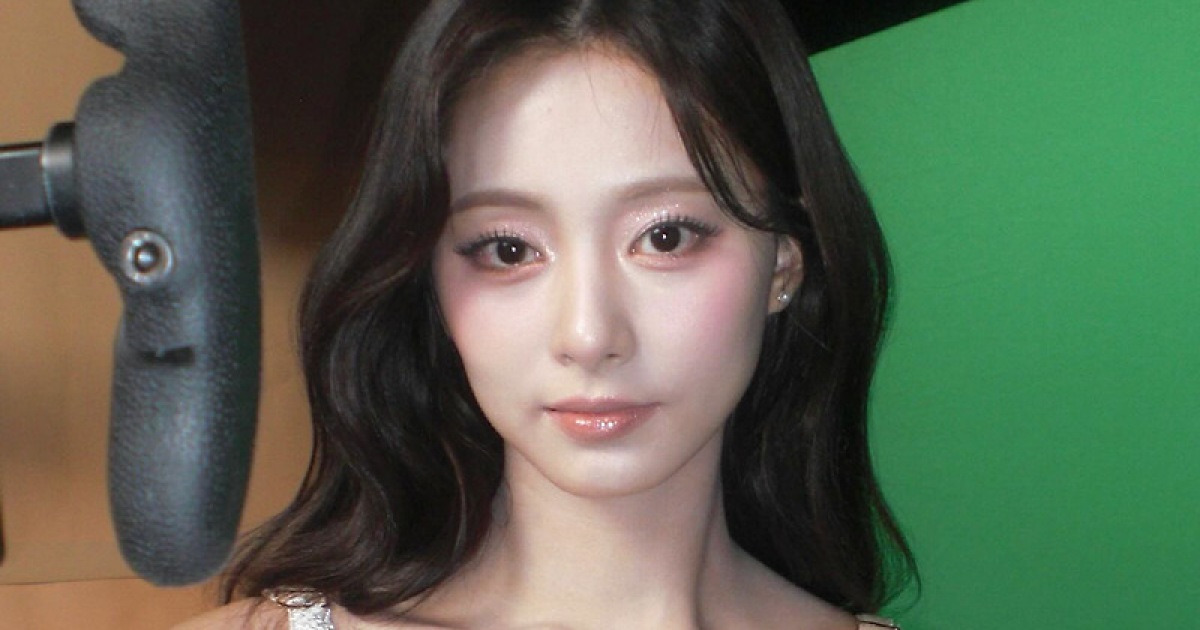 [SCin스타] 착시드레스 입은 쯔위…독보적 분위기로 시선 강탈