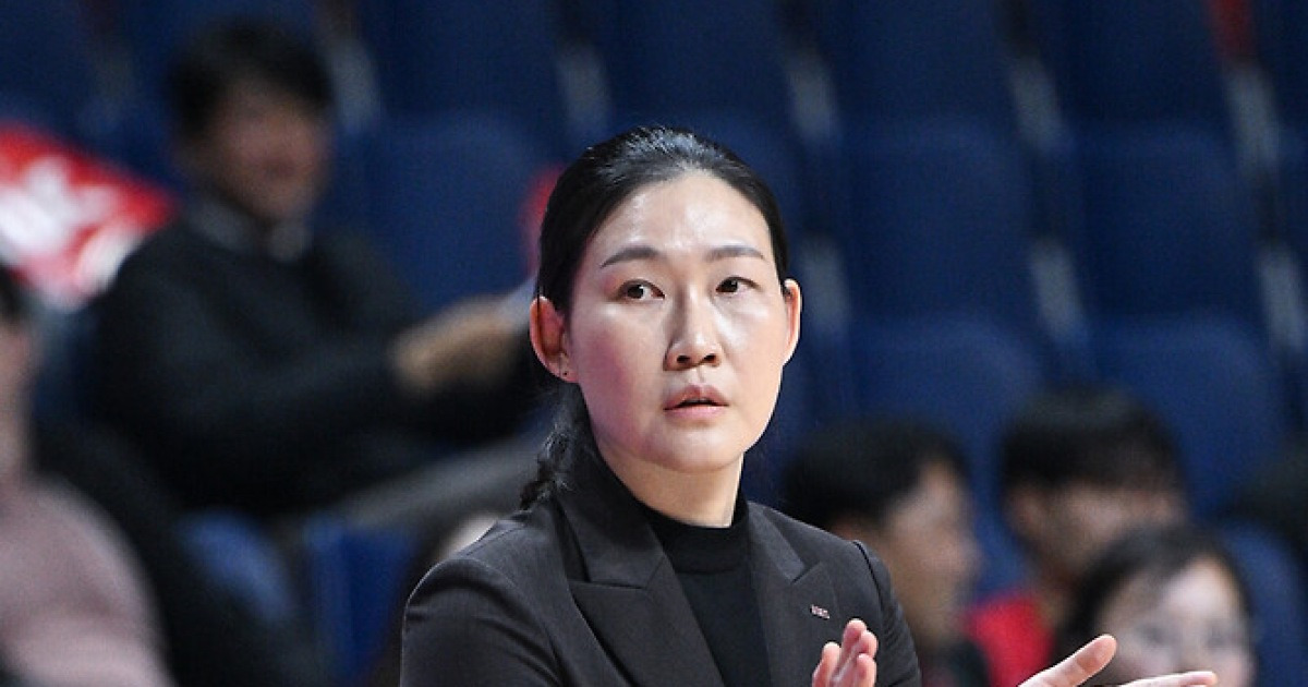 [WKBL PO 리포트] 예상 뛰어넘은 BNK 플옵 2연승, 원동력 중 하나는 '배혜윤 완벽 봉쇄'