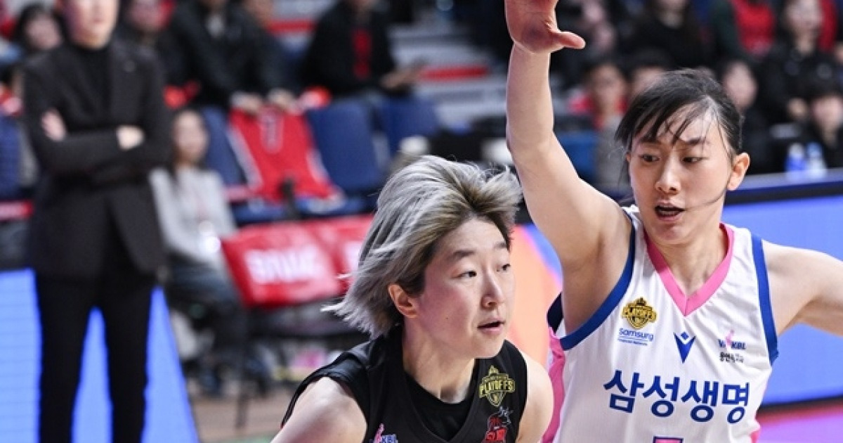 ‘100% 확률 잡았다!’ BNK, ‘안혜지 맹활약’ 앞세워 삼성생명 제압…챔프전까지 1승 남았다 [WKBL PO]