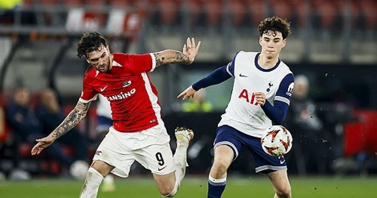 '손흥민 72분' 토트넘, AZ 원정서 0-1 충격패… UEL 탈락위기 [UEL 16강1]