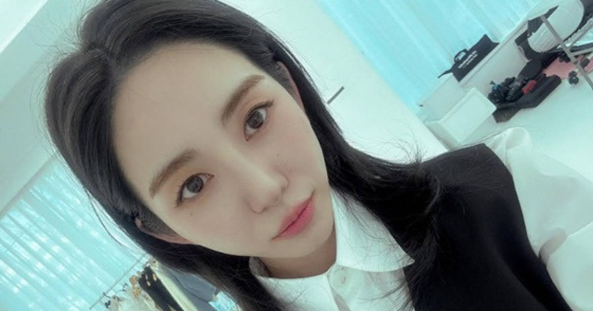 [SCin스타] 'AOA 출신' 권민아, 피부과 상담실장 됐다 "많이 찾아주세요"