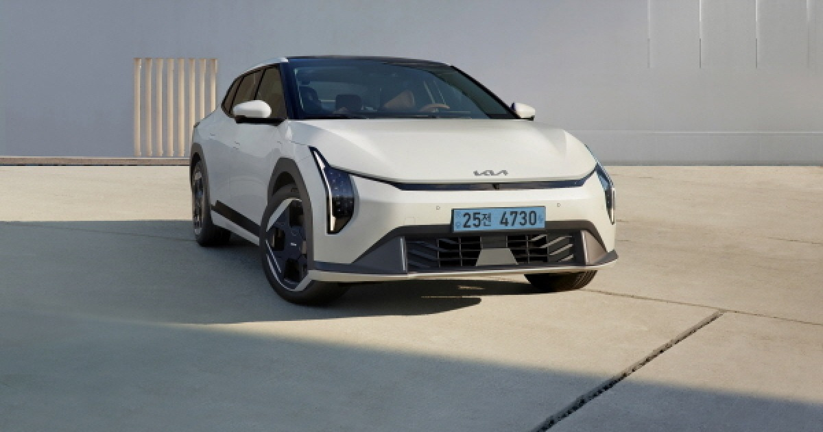“3400만원 구매가”…기아, 첫 전기 세단 ‘EV4’ 11일 계약 개시