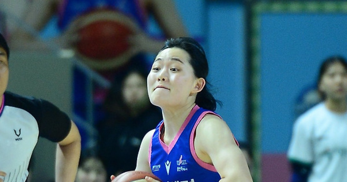 1·2차전 팀의 고민-3·4차전 승리의 주역 삼성생명 조수아, WKBL 역대 최초 역스윕 챔프전 진출의 주역 될까