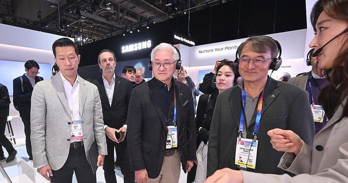 서경배 아모레퍼시픽그룹 회장, 나델라 MS CEO와 독대한다