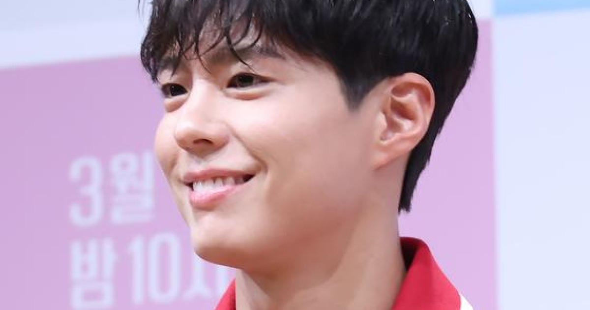 음악 토크쇼 MC 도전 박보검 “신인사원 같은 마음…즐거움 선사하고파”