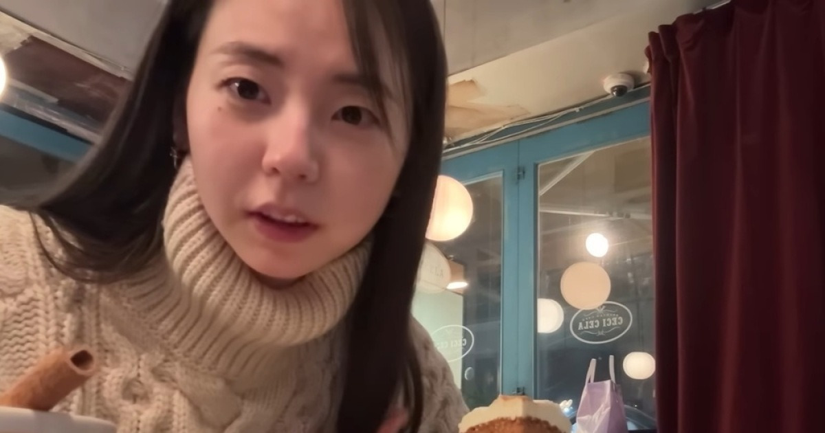 46kg 안소희, 늘씬 몸매 믿기지 않는 먹부림 폭발..1인 1케이크도 뚝딱