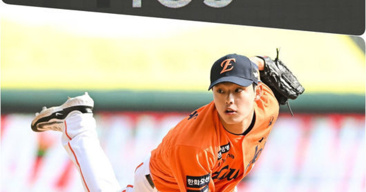 ‘159km’ 문동주 보고 웃는 ‘156km’ 김서현, 왜 “말이 안 된다” 흥분했을까