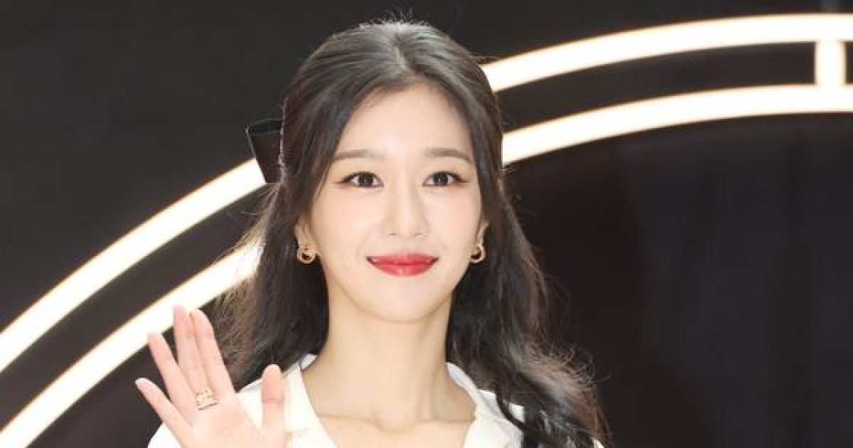 서예지, 김수현과 바람 루머에 해명 "지겹고 숨 막힌다"