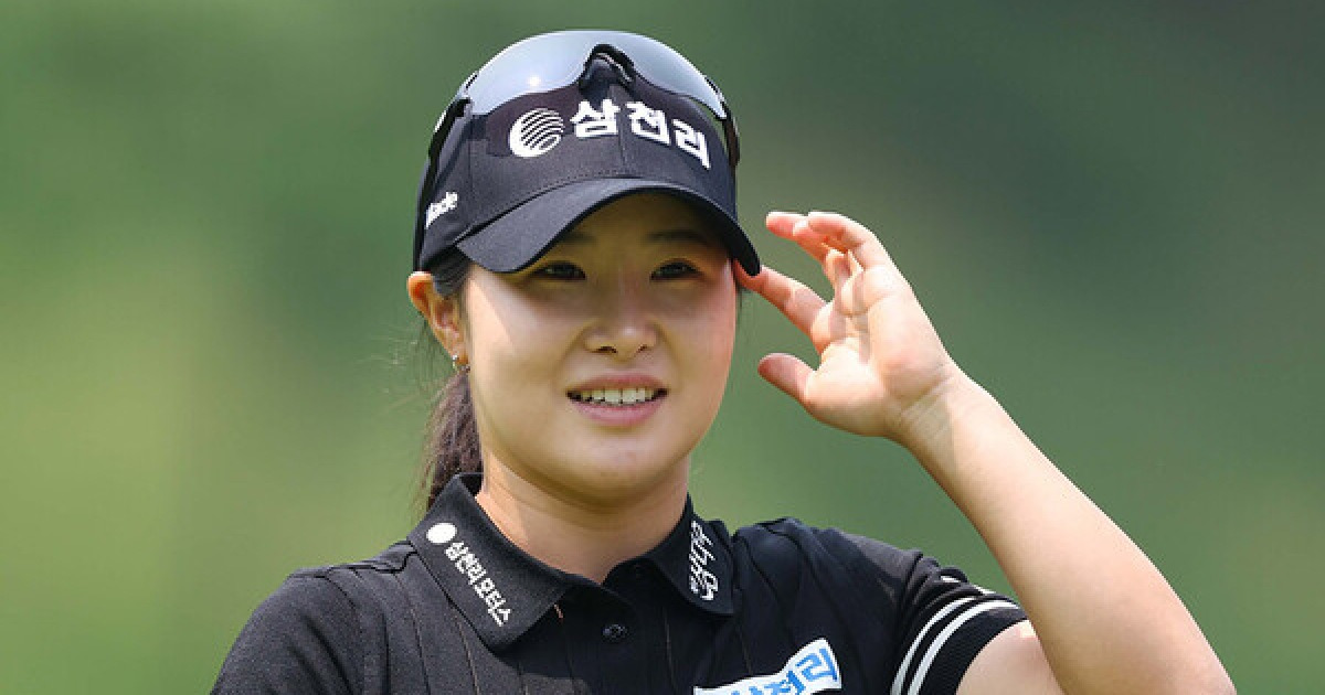 고지우, 새 시즌 첫날 코스레코드 타이기록 선두 [KLPGA]
