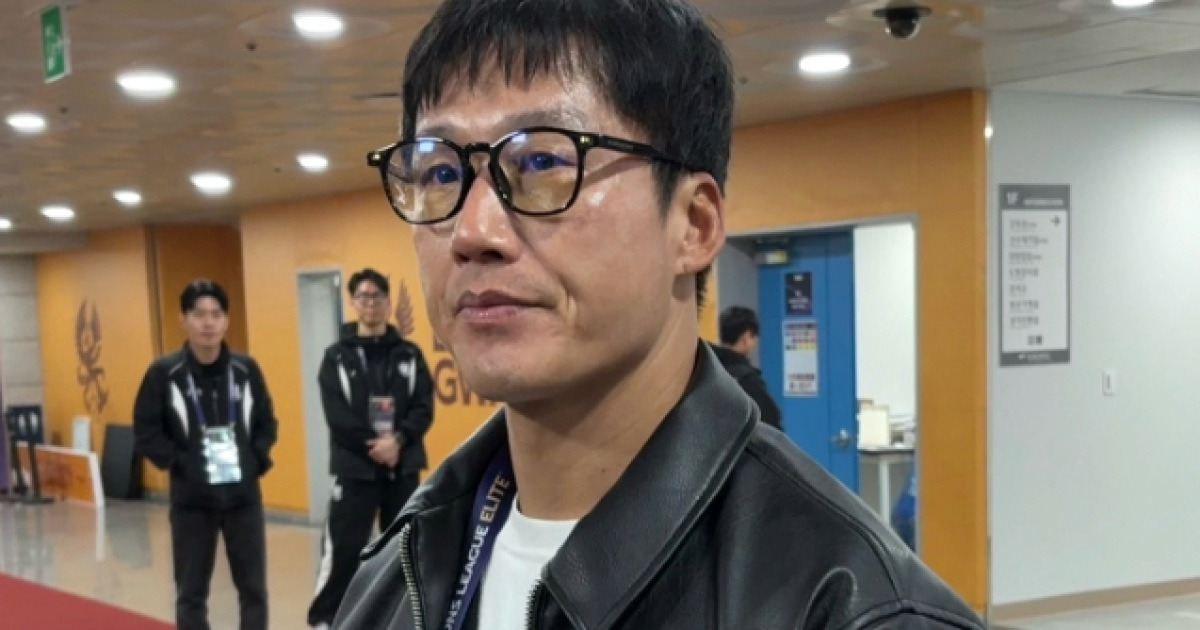 [현장목소리] '드라마 작가' 이정효, '시도민구단 최초' ACLE 8강 연출..."용기, 용맹, 몰입 선수들이 전부 구현, 자랑스럽다"