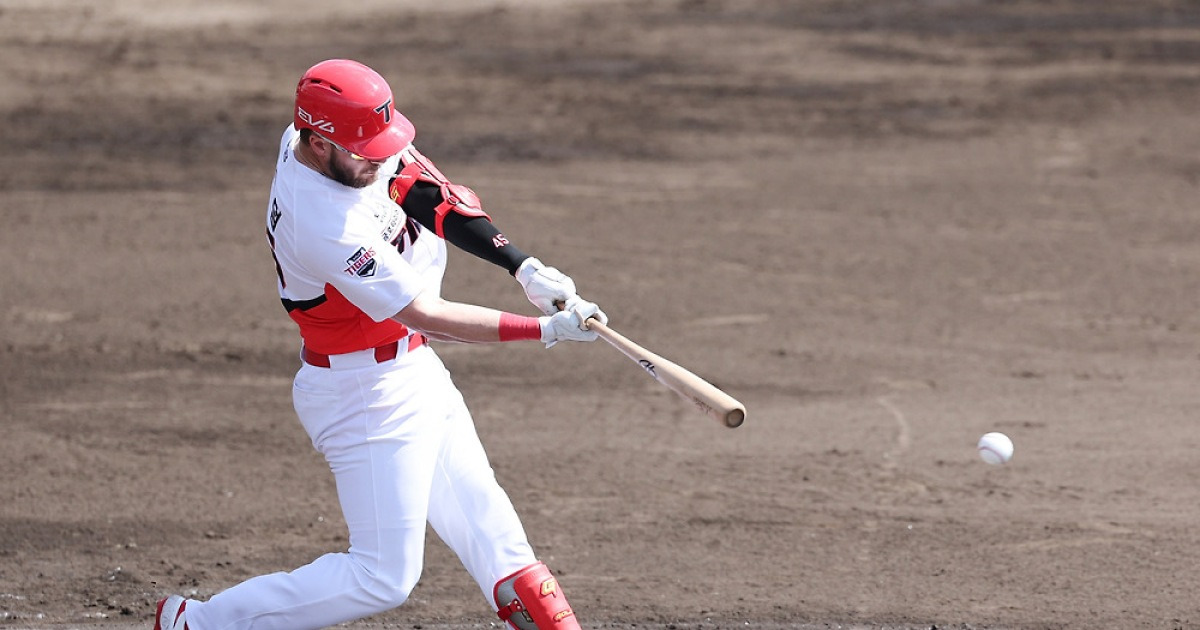 'MLB 88홈런' 위즈덤, 한국 무대 첫 홈런 폭발…타구속도 179.8㎞/h