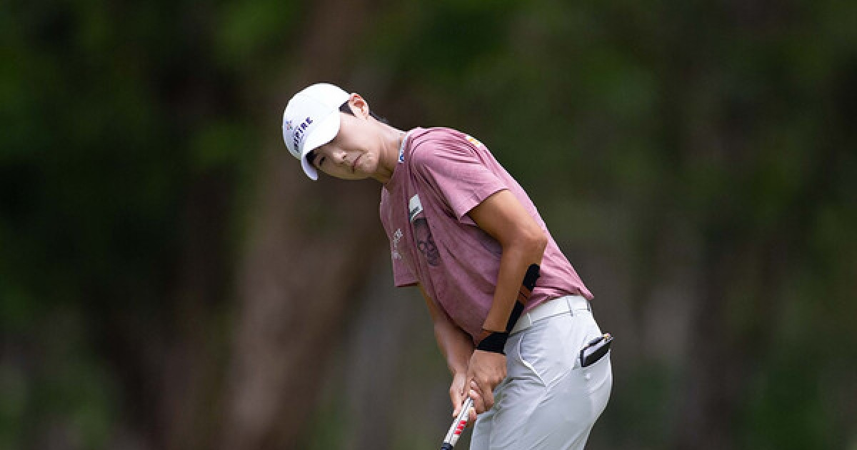 프린지에서 퍼트를 시도하는 박성현 프로 [KLPGA 개막전]