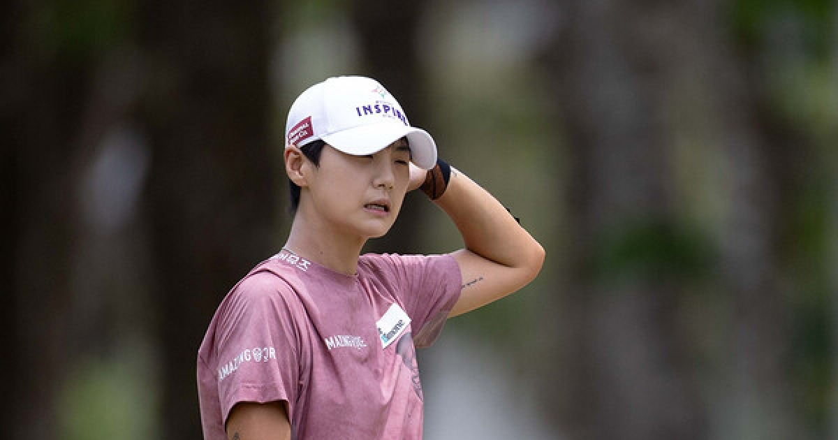 아깝게 버디 퍼트를 놓친 박성현 [KLPGA 개막전]