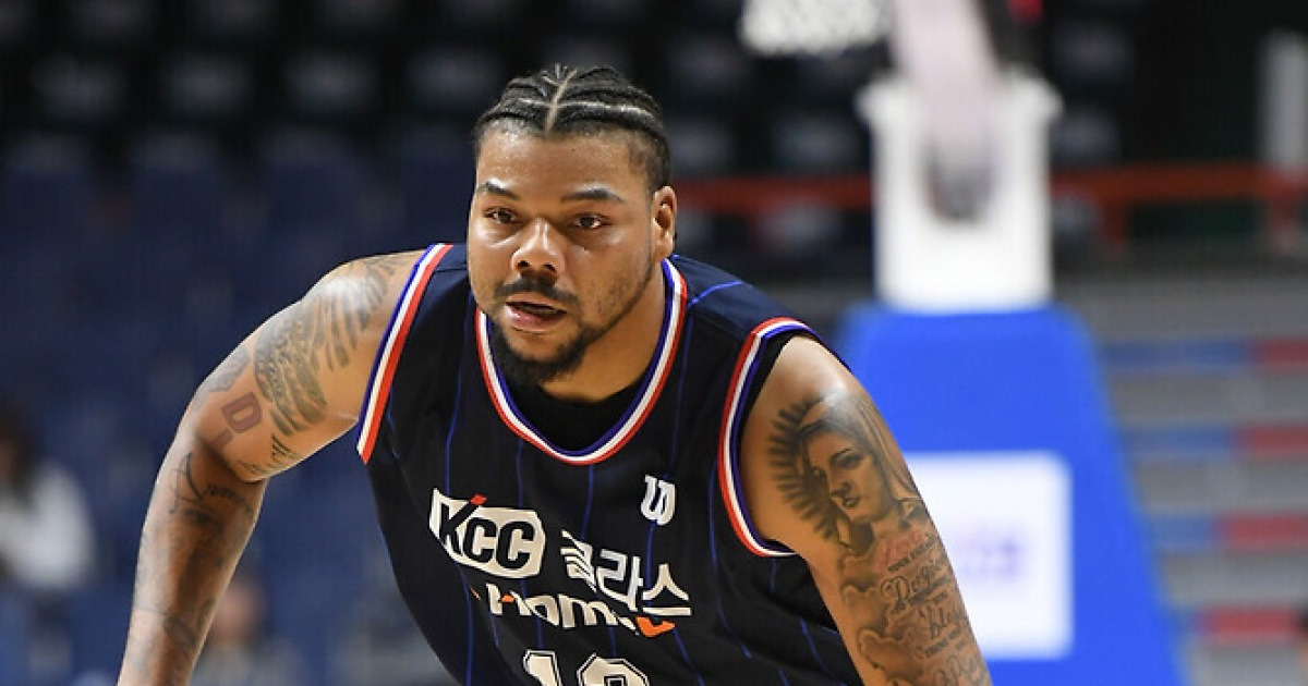 [뒷북STAT] 라렌 17점 스미스 16점, KCC 두 외국선수 동반 15점+ 처음