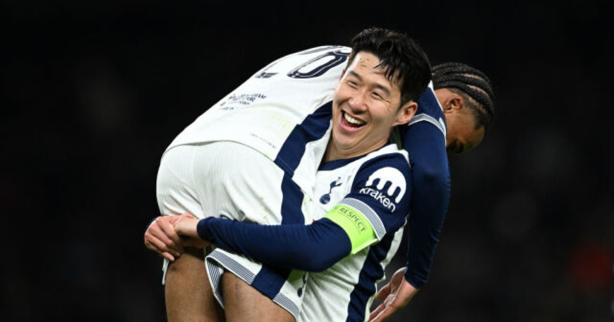 "최고의 컨디션, 주장다운 모습 보여줬다"...英 매체, '3골 모두 관여→UEL 8강 진출 견인' SON 극찬!