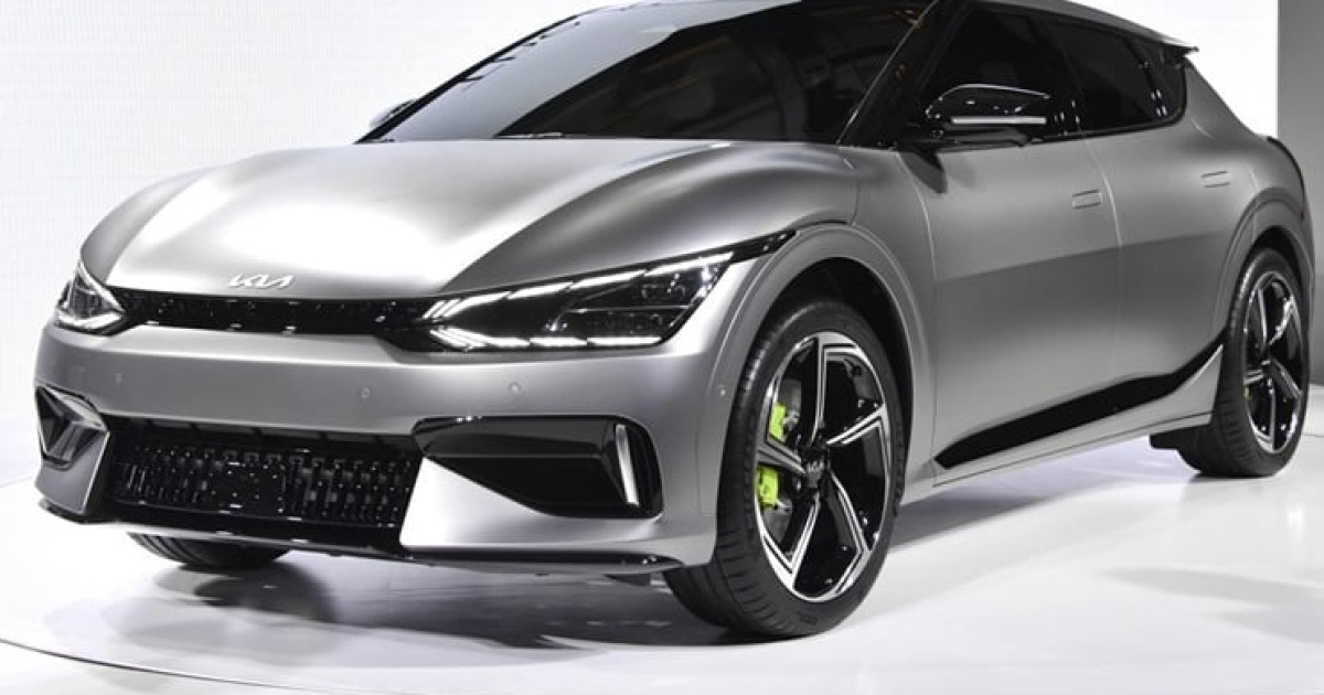 [시승기] 제로백 5.2초 폭발적 가속력… 3년만에 바뀐 기아 ‘EV6′