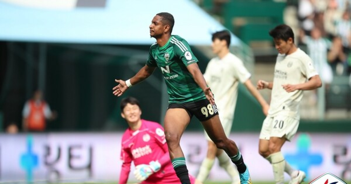 [k1.live] '콤파뇨 부상 제외' 전북, 에르난데스 명단 복귀...포항전 선발 라인업 공개