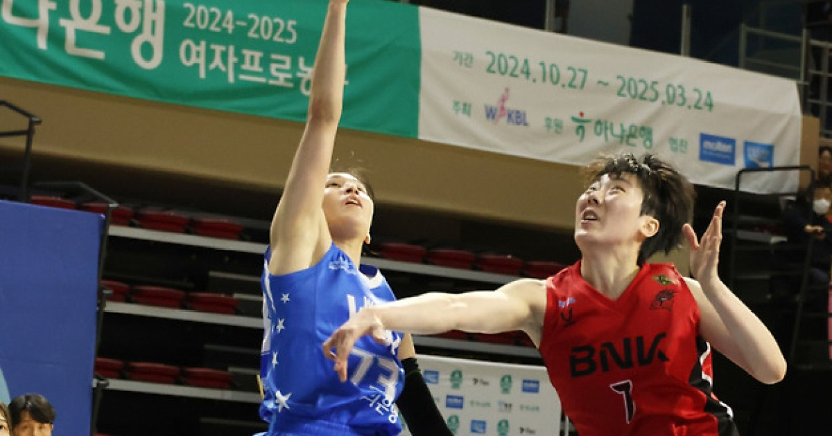 '챔프 반지 8개' 박혜진의 여유...BNK, 16점 차 뒤집고 챔프 첫판서 우리은행 잡았다