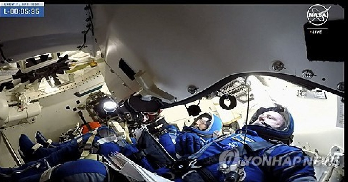 NASA Stuck Astronauts