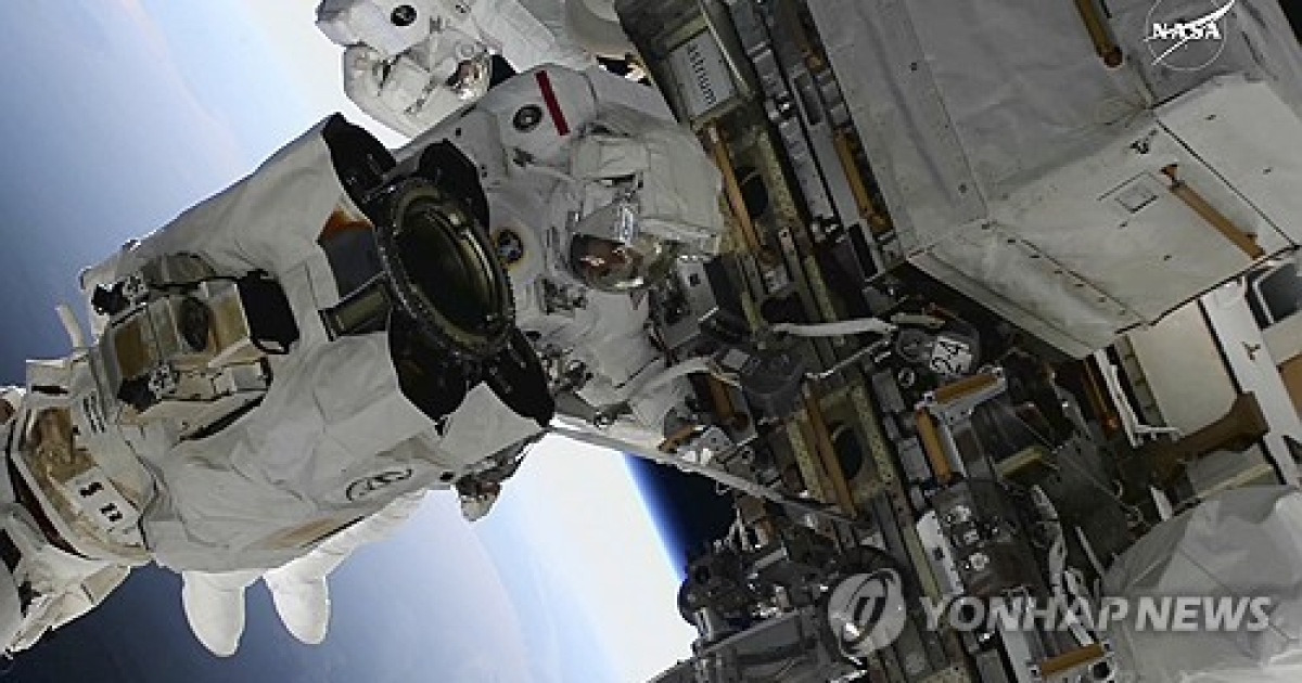 NASA Stuck Astronauts