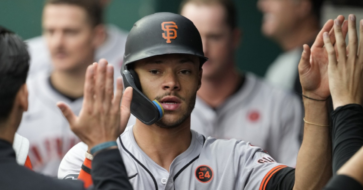 허리 통증 이정후의 '대체 자원' 벌써 거론…시범경기 OPS 0.921, A급 유망주 '지목'