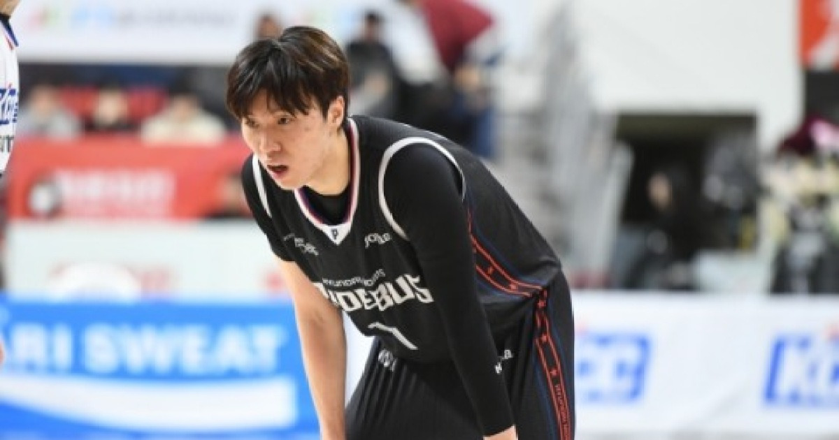 현대모비스, KCC 꺾고 2위 LG 반 경기 차 추격... 4강 PO 직행 가능성 유지